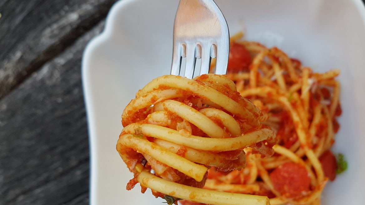 Bucatini; the spaghetti with a hole! – The Pasta Project