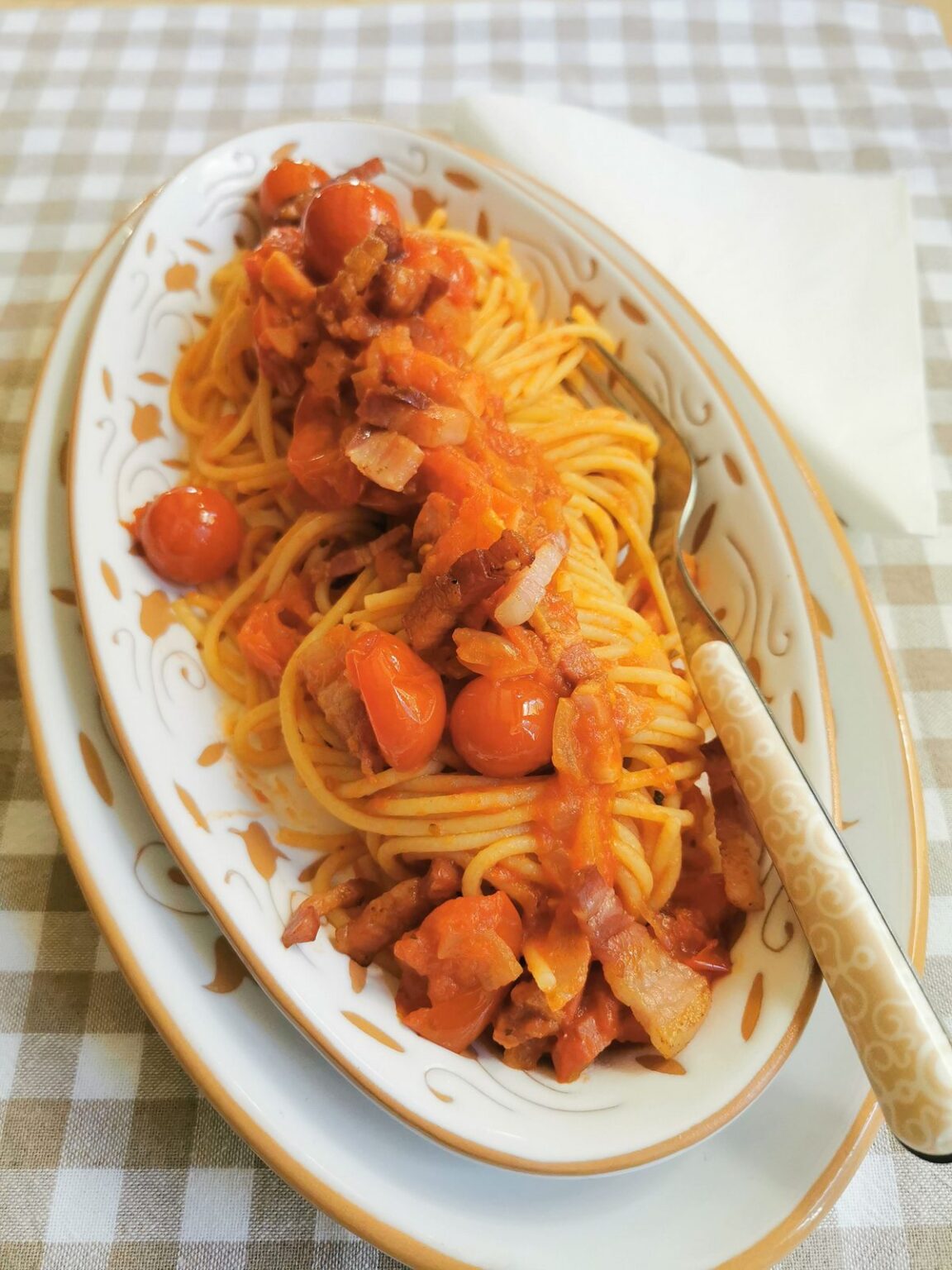 Gluten free spaghetti with pancetta tomato sauce. – The Pasta Project