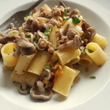 Traditional White Ragu with Mushrooms – The Pasta Project