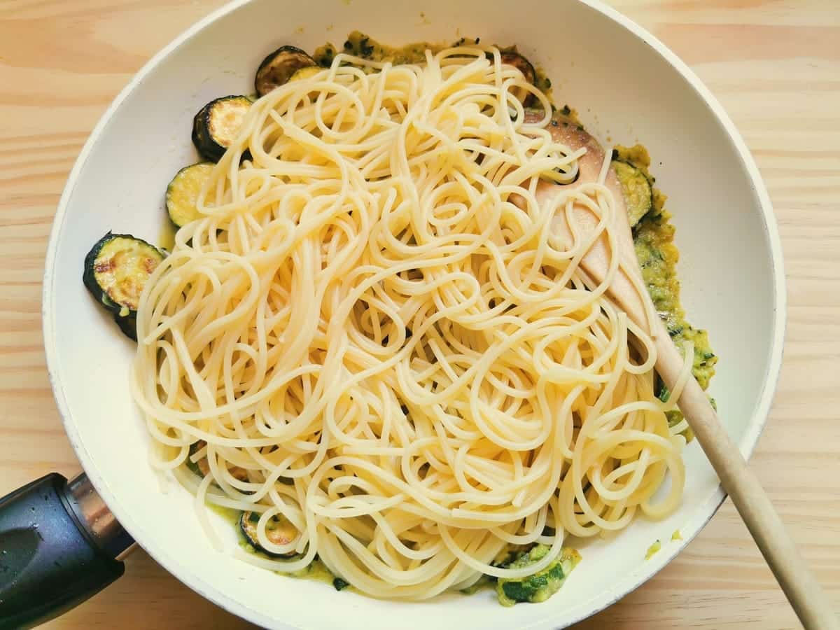 Spaghetti alla Nerano (fried zucchini pasta recipe). – The Pasta Project