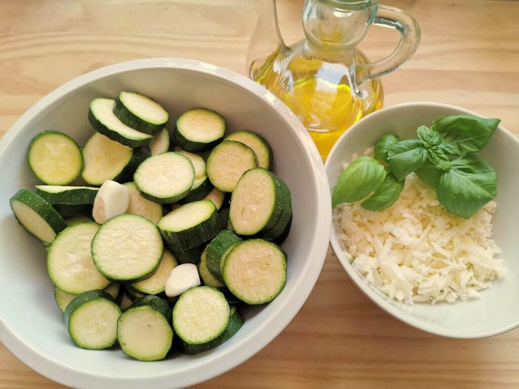 Spaghetti alla Nerano (fried zucchini pasta recipe). – The Pasta Project