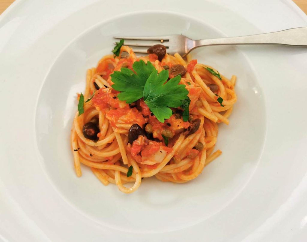 Spaghetti with salt cod (baccalà) alla ghiotta – The Pasta Project