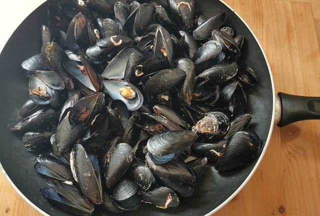 Pasta with mussels and beans (cozze e fagioli) – The Pasta Project