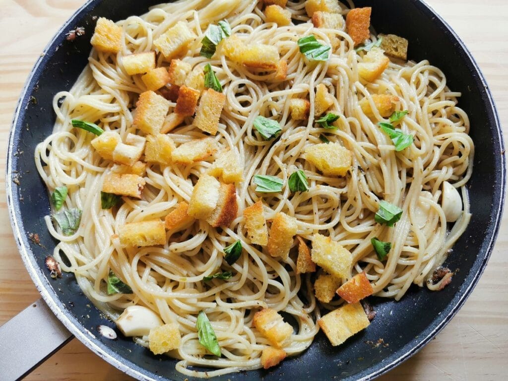 Anchovy Pasta Recipe from Naples – The Pasta Project