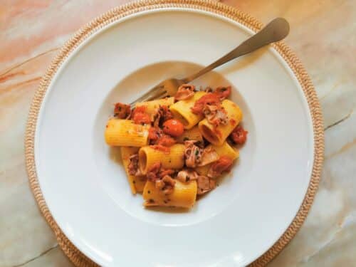 Pasta with Calamari and Tomatoes – The Pasta Project
